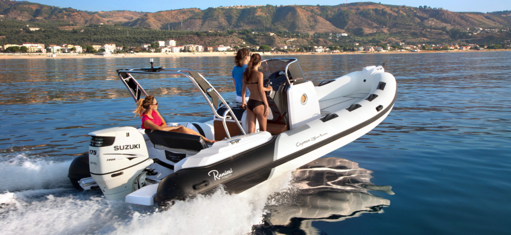 Cayman 23 Sport Touring — Moto Nautika